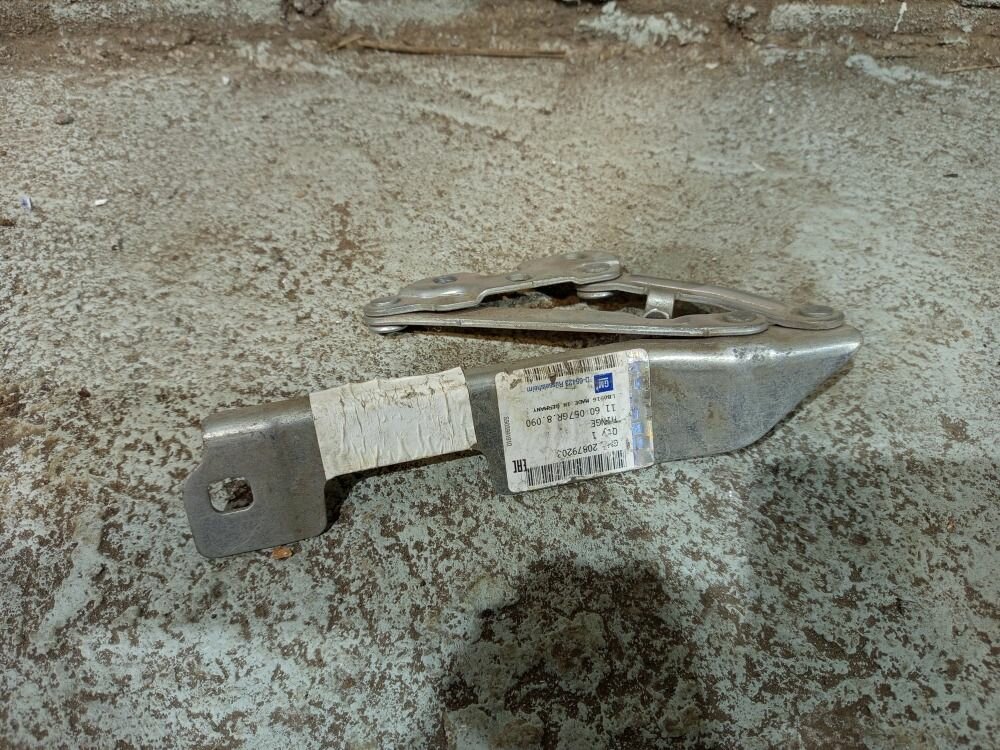 Петля капота правая Опель Астра J 20879203