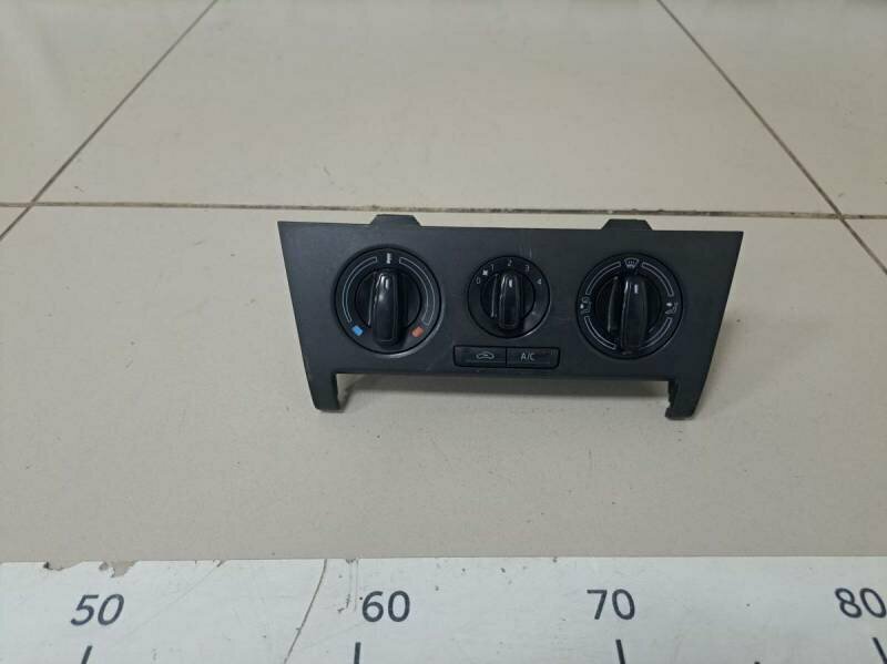 Блок управления отопителем Skoda Rapid 2012-2020