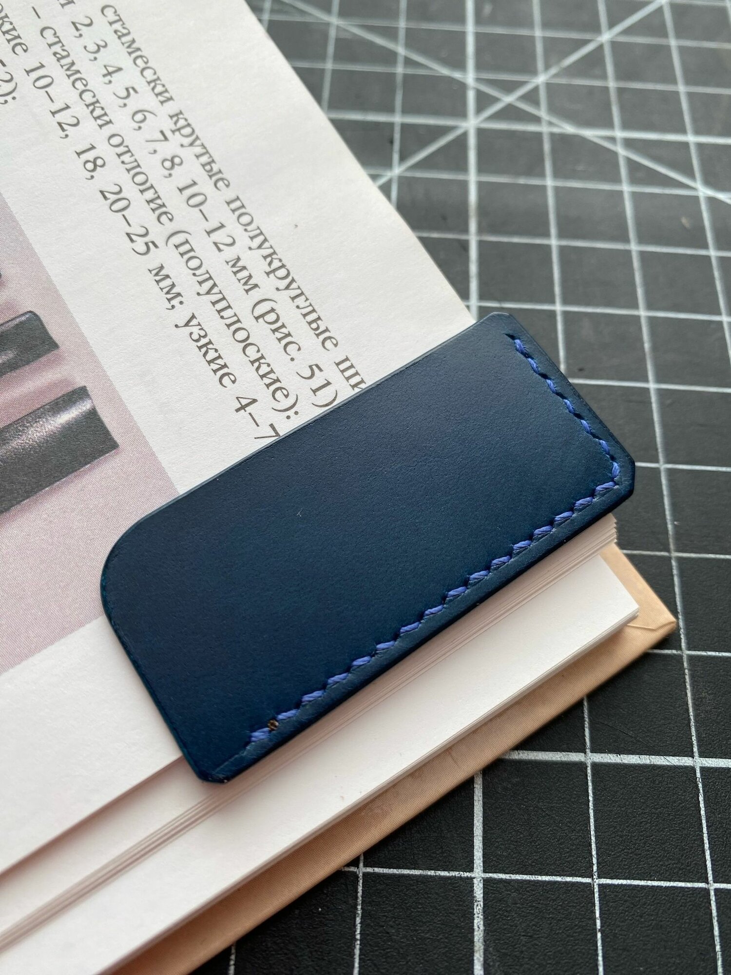 Кожаная закладка уголок для книги из премиальной Итальянской натуральной кожи ручная работа