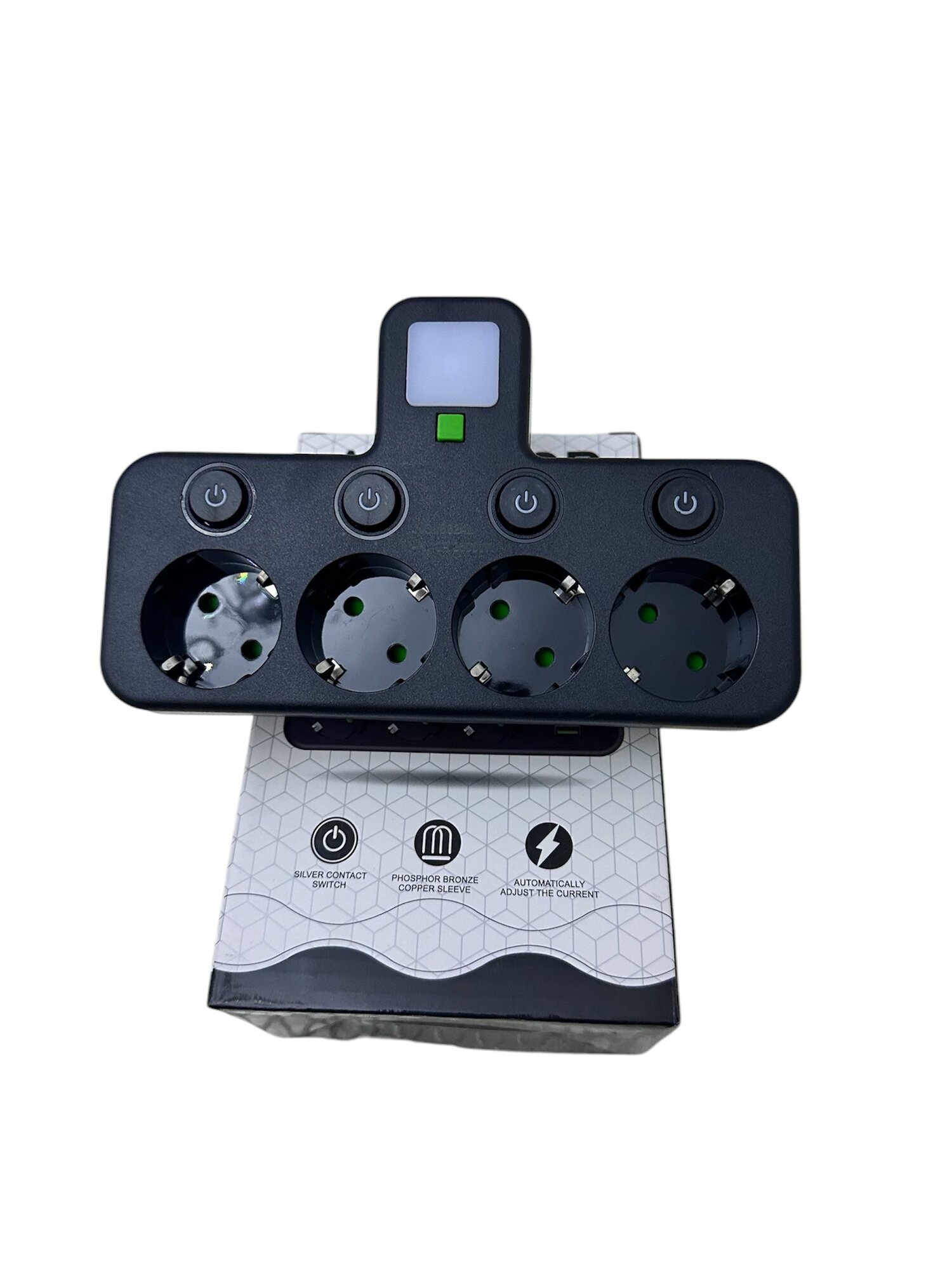 Тройник в розетку 4 гнезд с раздельными, сетевой фильтр электрический с фонариком