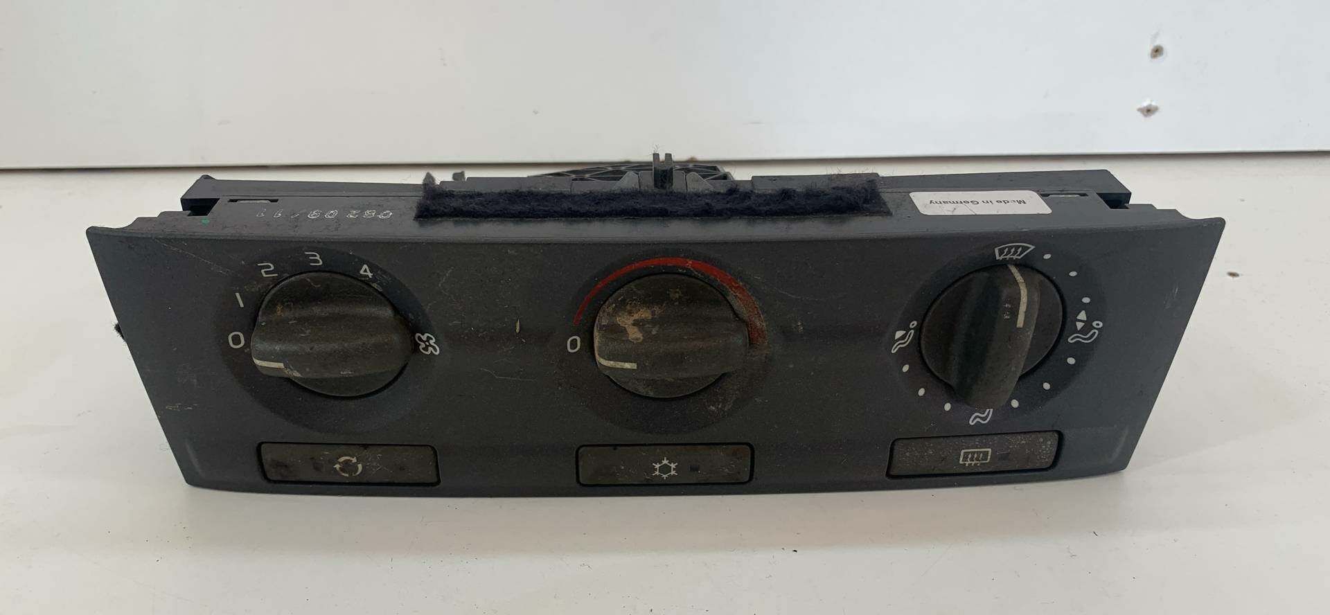 Блок управления печки/климат-контроля Volvo V40 рест. 2000 9041704797