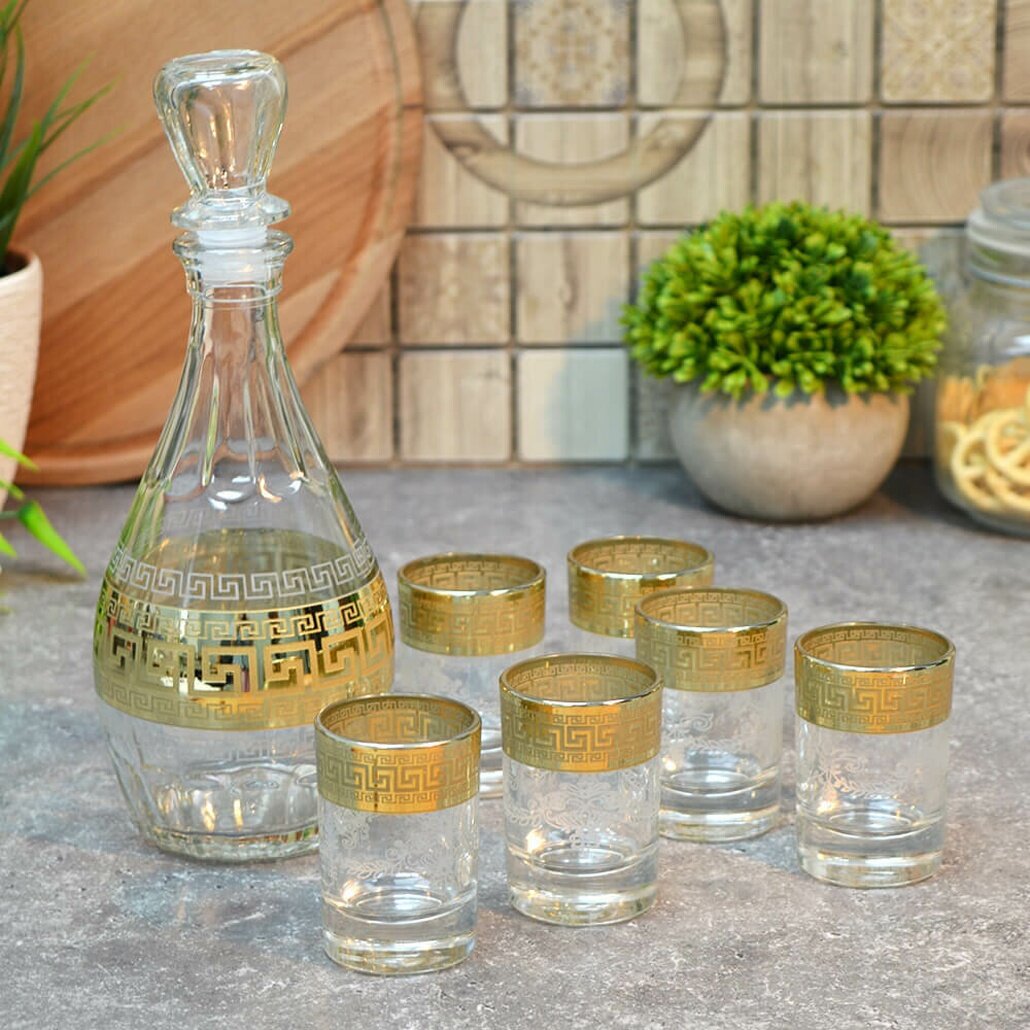 Набор стеклянной посуды «Барокко», графин 500 мл и 6 стопок, золотой орнамент, подарок