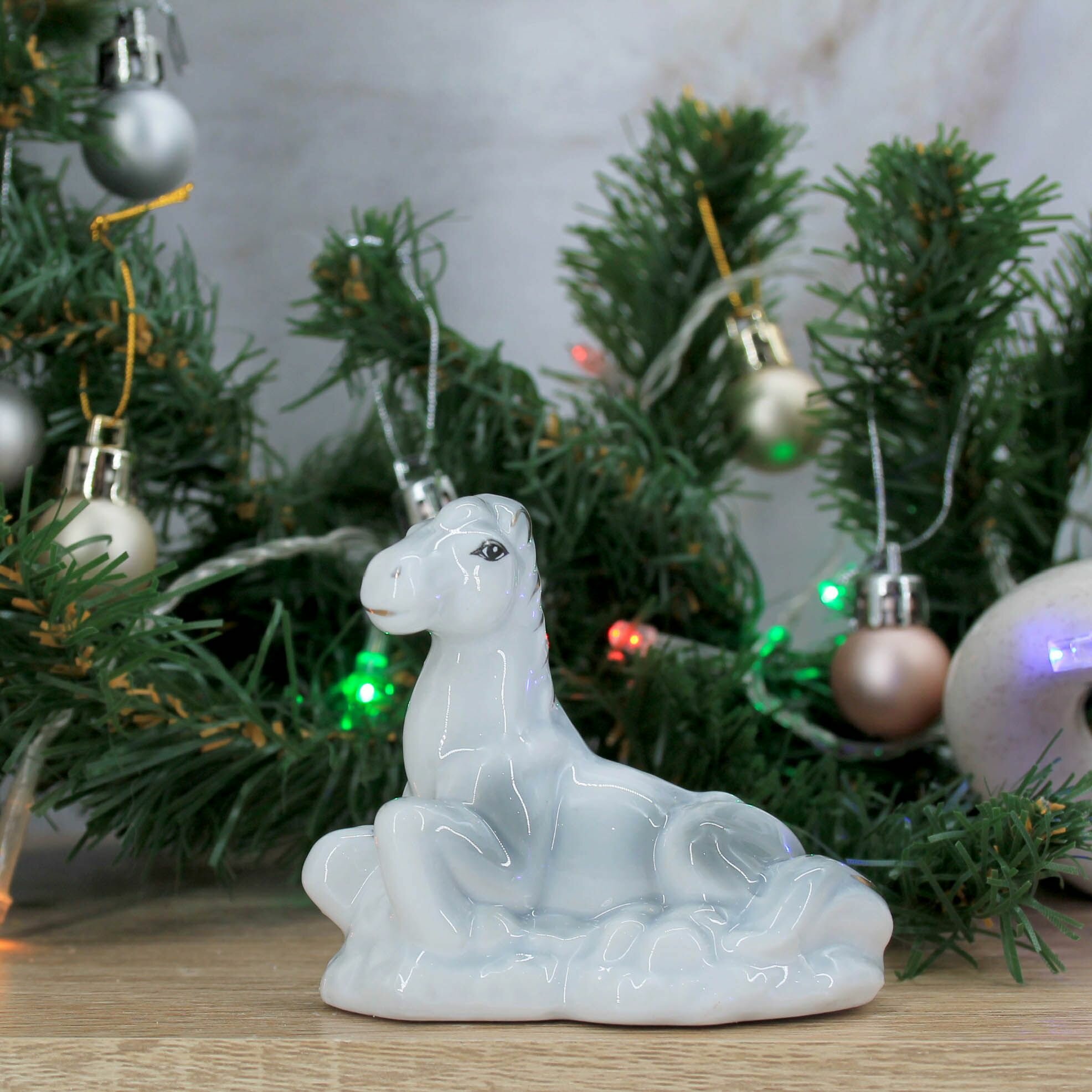 Статуэтка фарфоровая Лошадь , Символ года , цвет белый серый