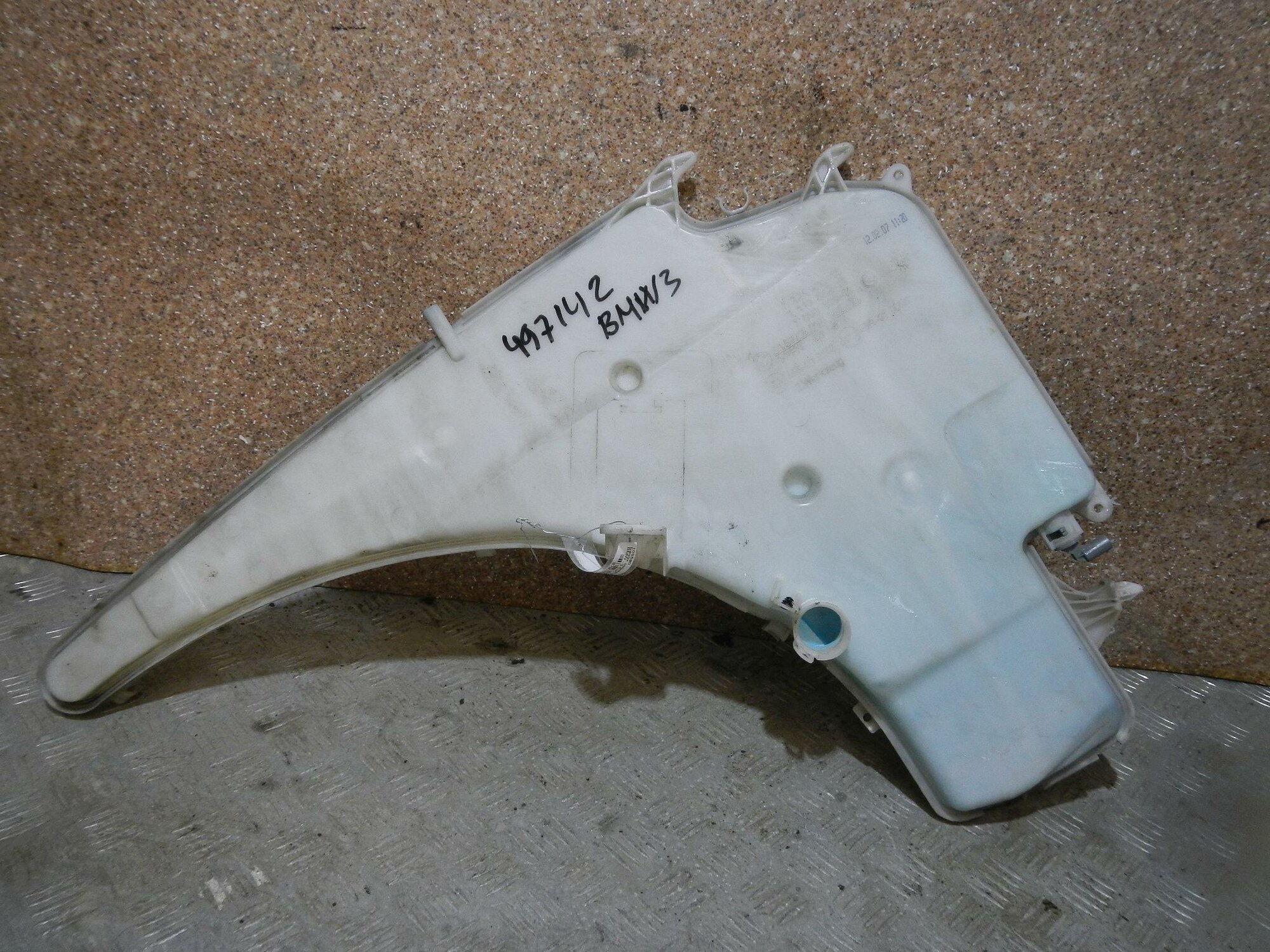 Б/У Бачок омывателя лобового стекла, BMW (БМВ)-3 (E90, E91) (05-12) BMW 3 (E90, E91) (05-12) без повреждений. 497142 BMW...