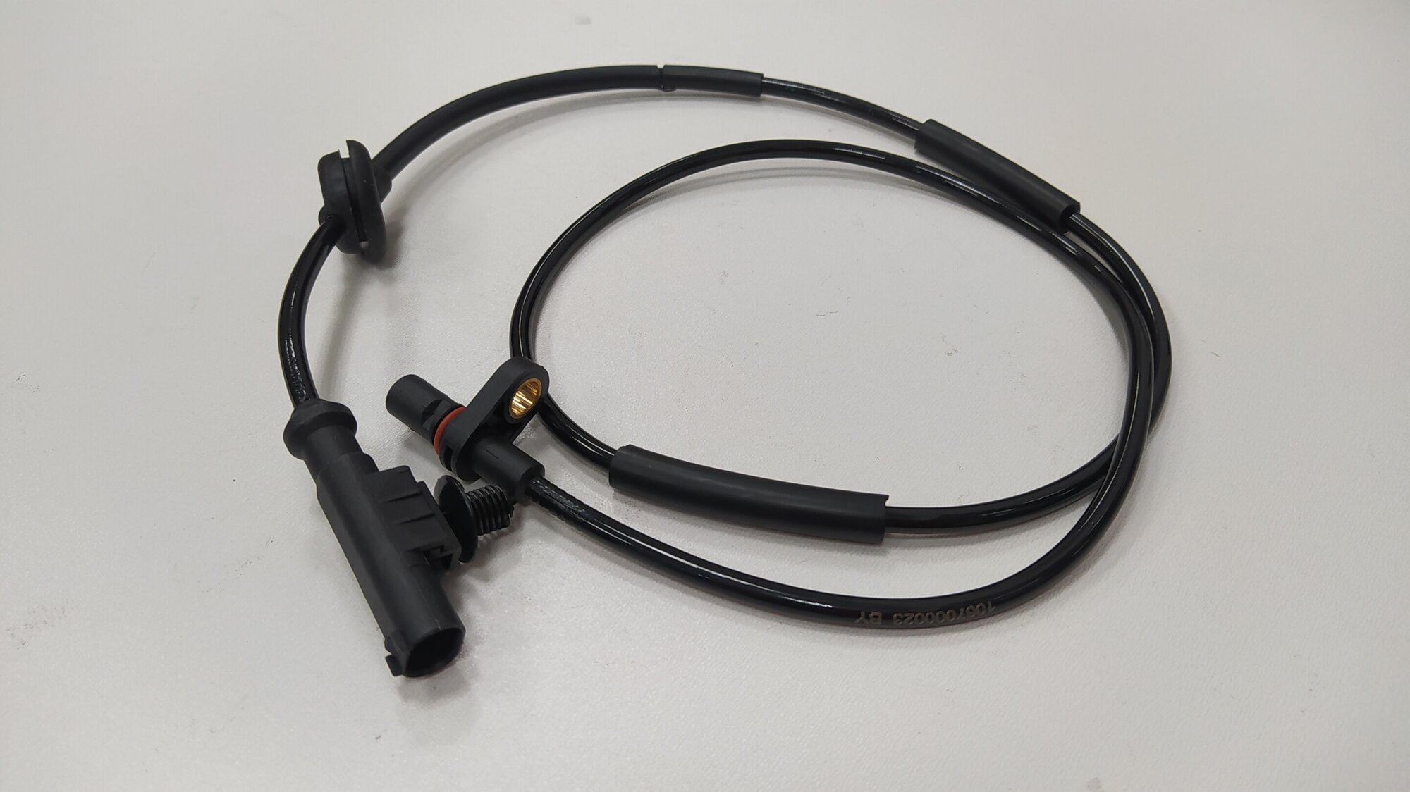 Датчик ABS задний Geely Emgrand EC7 [1.8 16V 5MT хетчбэк] 1067000023