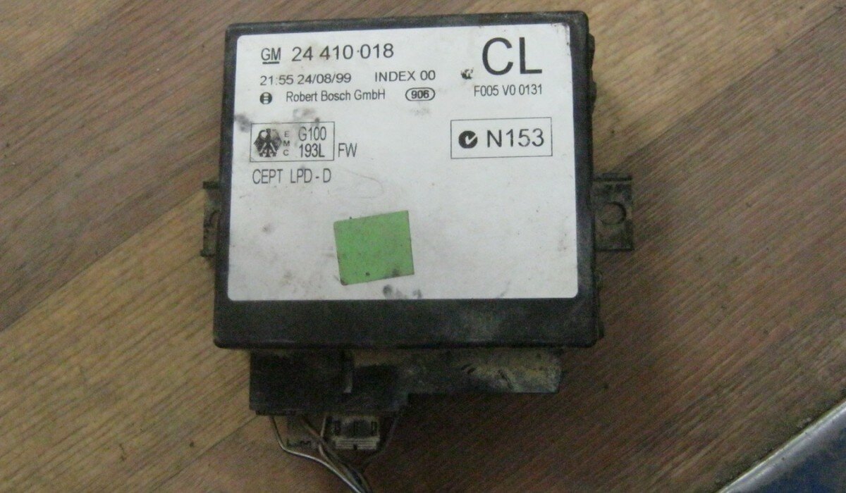 Блок комфорта Zafira (F75) Opel 24410018
