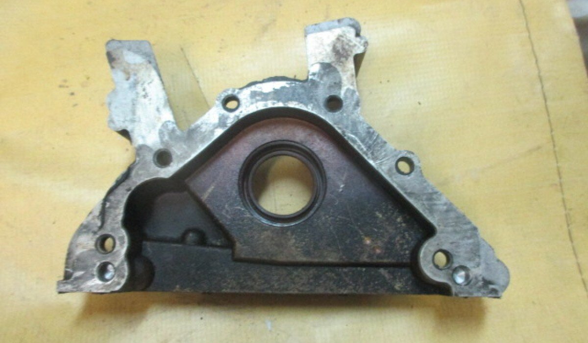 Крышка двигателя Octavia (A5 1Z-) Skoda 038103153F