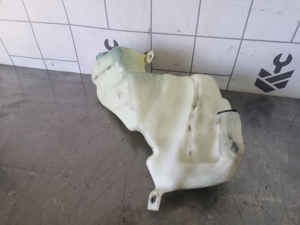 Бачок омывателя лобового стекла VW Passat B5 96-00