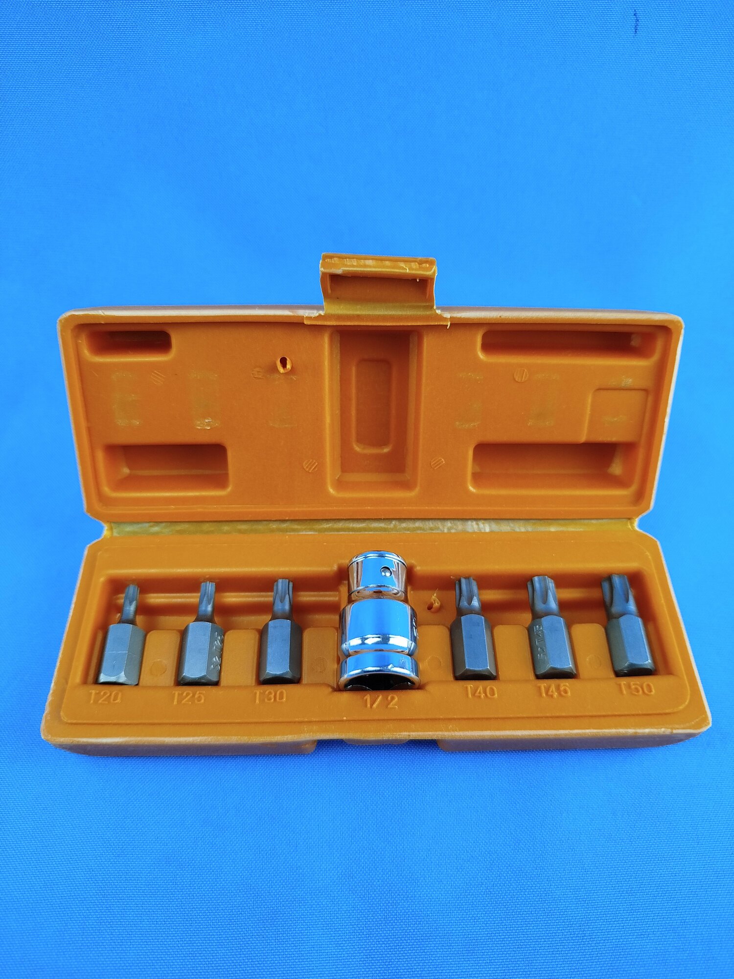 Набор бит вставок "AIRLINE" TORX 3/8" 30мм с держателем бит 1/2" в кейсе (7 предметов)