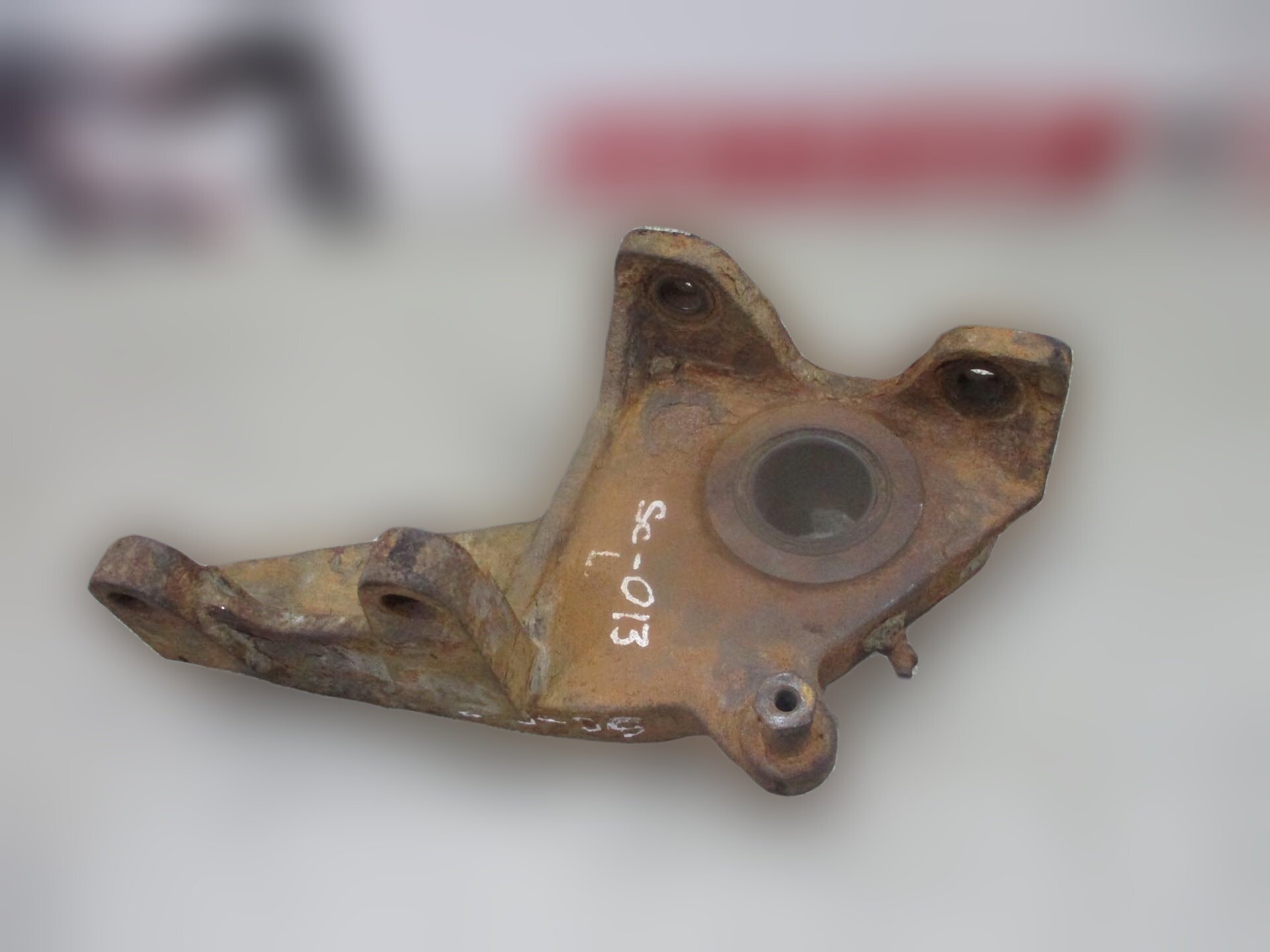 Кронштейн энергоаккумулятора заднего моста левый SCANIA P, G, R