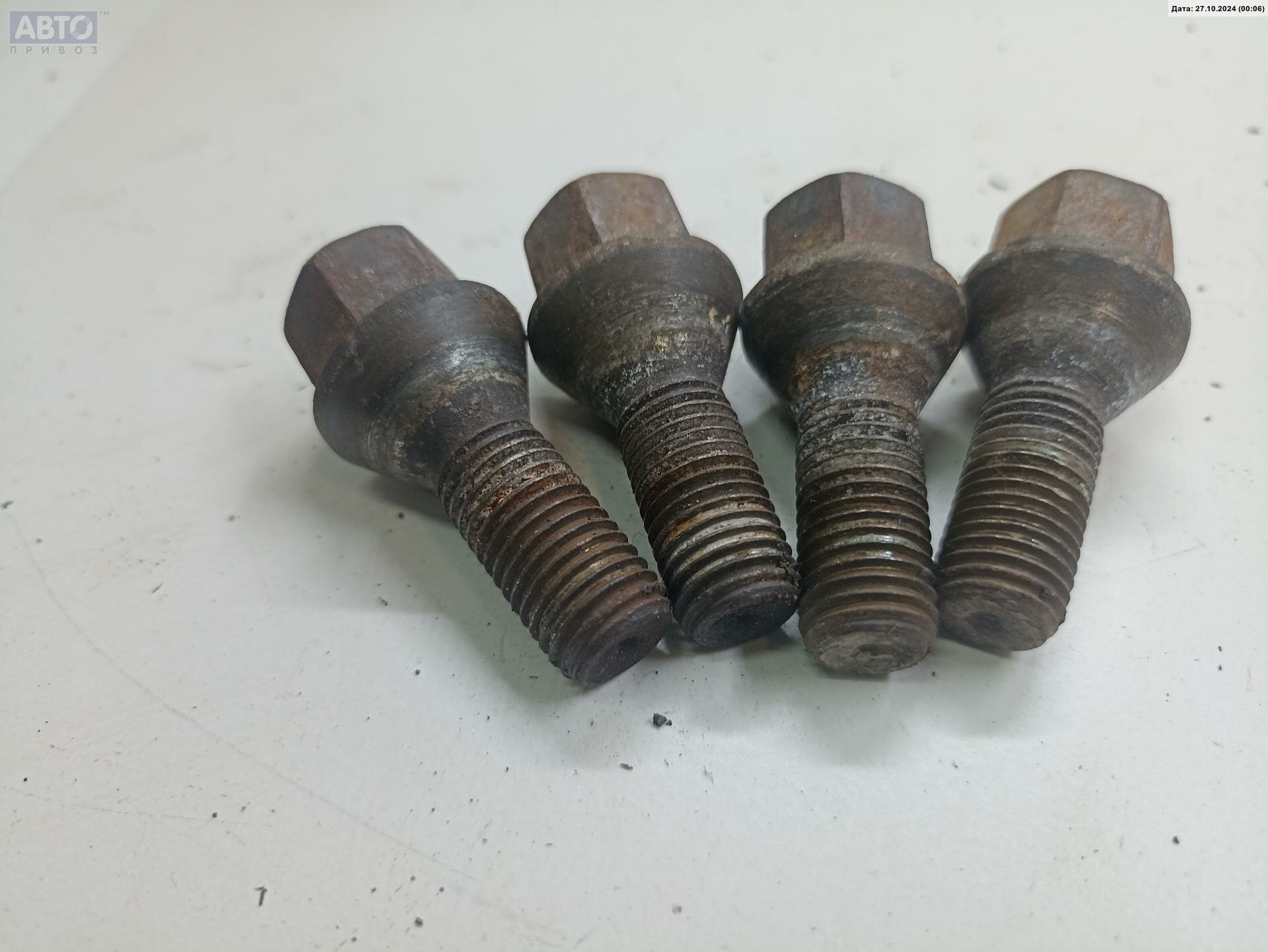 Болт колесный (гайка колесная) Opel Astra H (2004-2009)