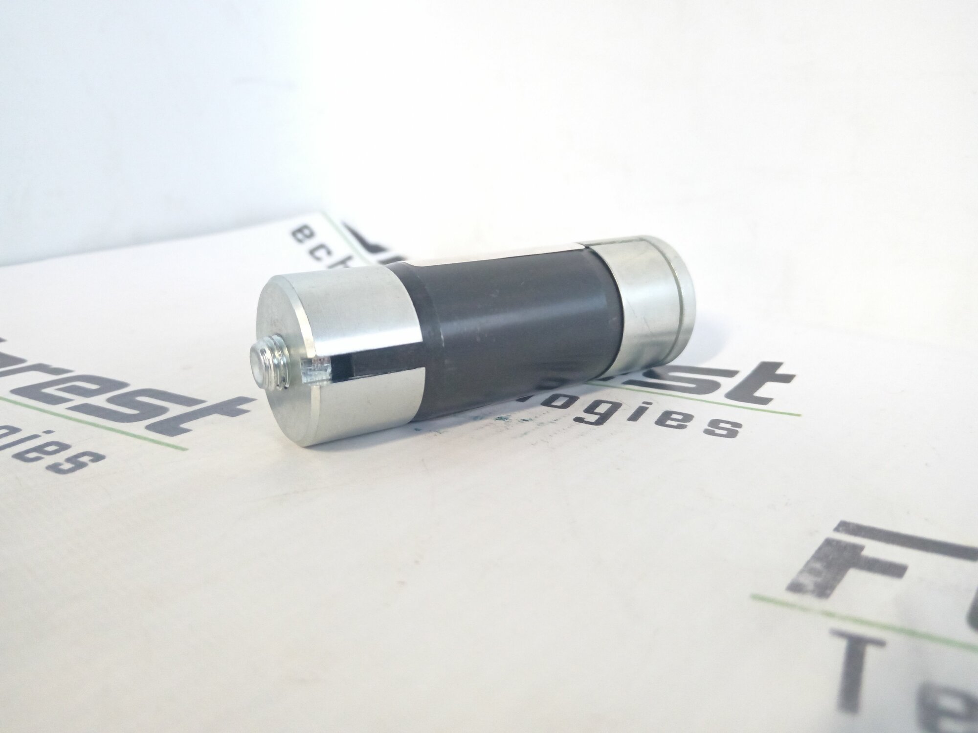 Р50516 Ось гидроцилиндра верхних ножей (в шток) для Ponsse