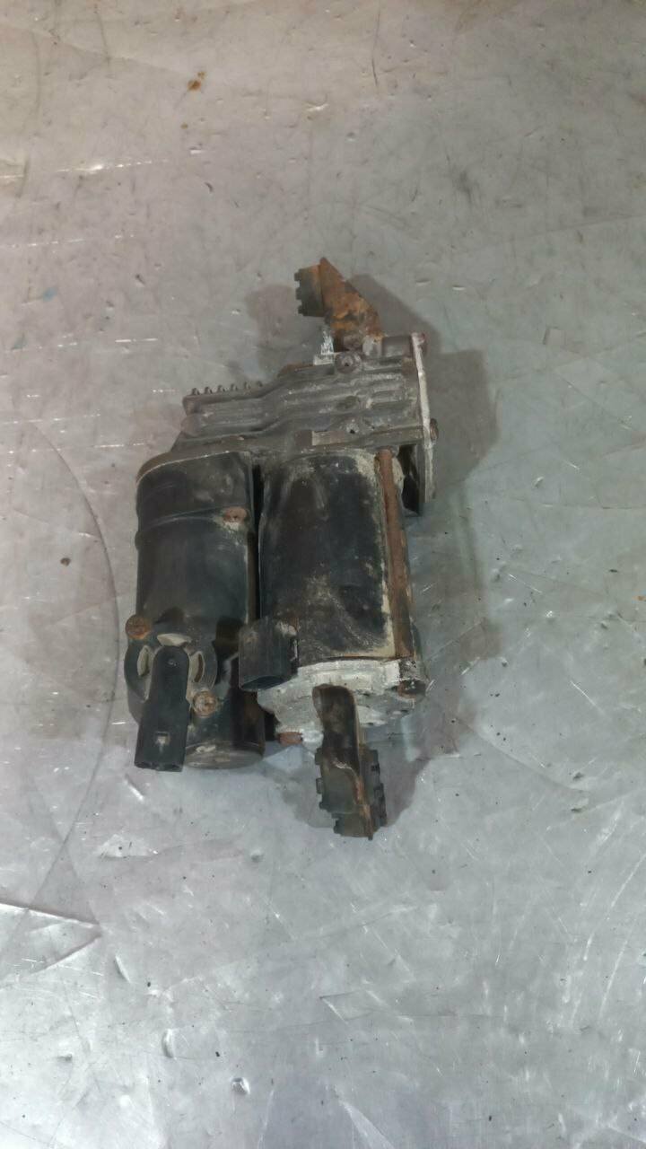 Компрессор пневмоподвески BMW 5 E60/E61 (2002 - 2007) 37106793778