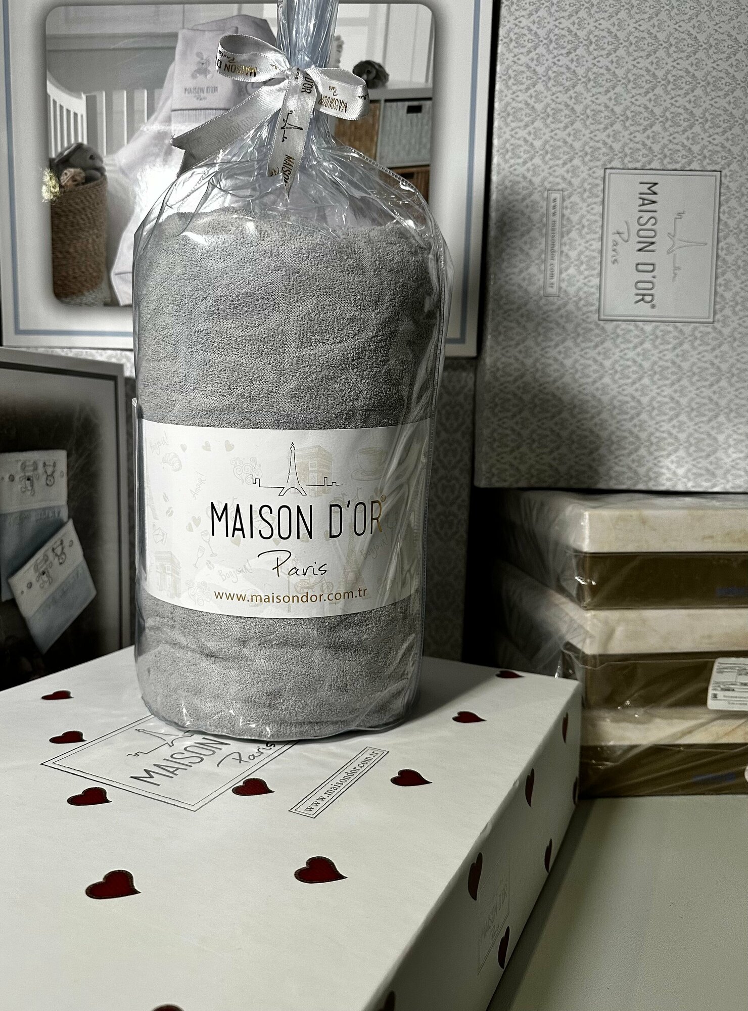 Махровая простынь на резинке Maison D'or Хлопок с наволочками (Серый)