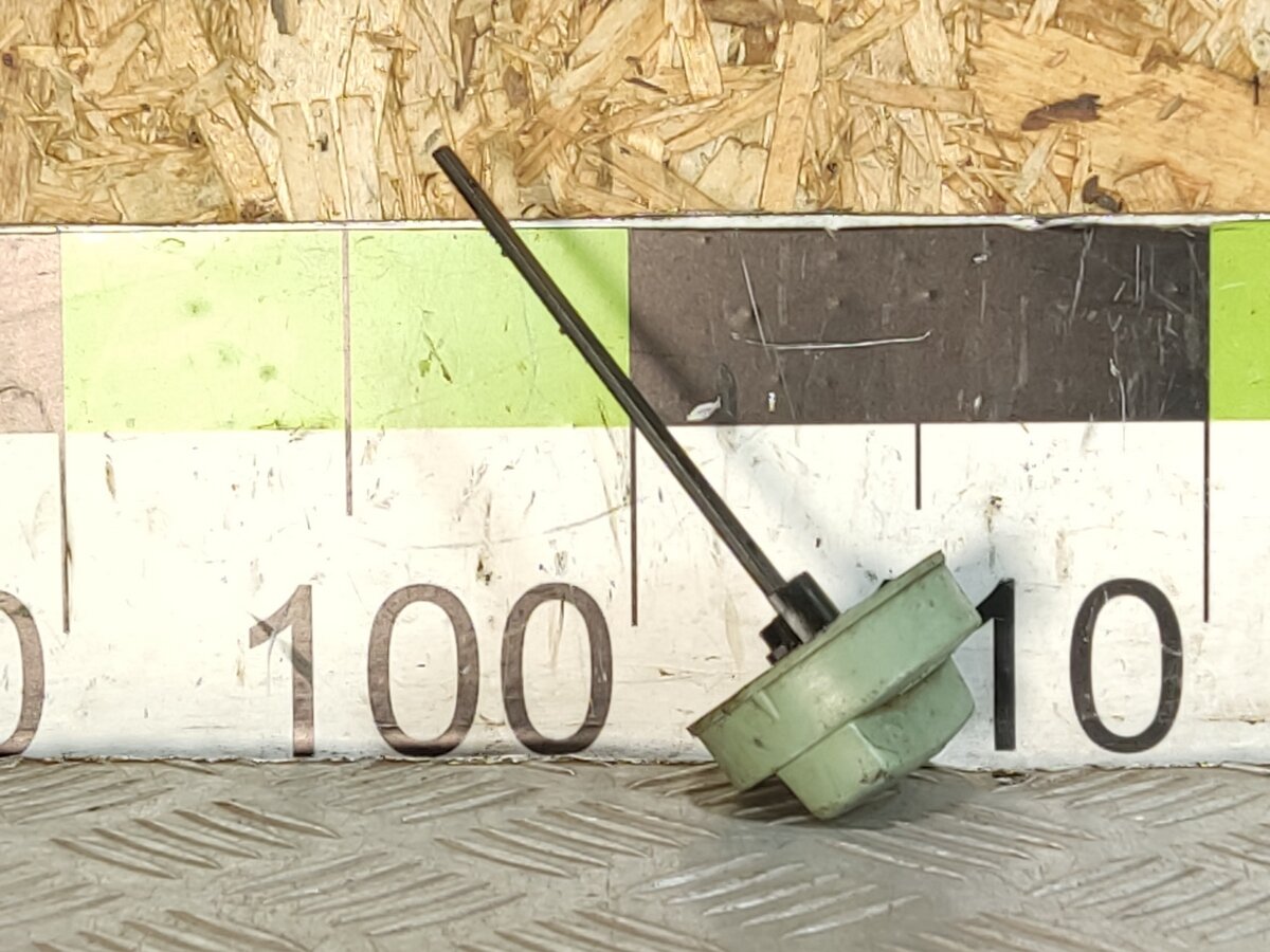 Крышка VOLKSWAGEN Polo 1994-1999 3A0422376