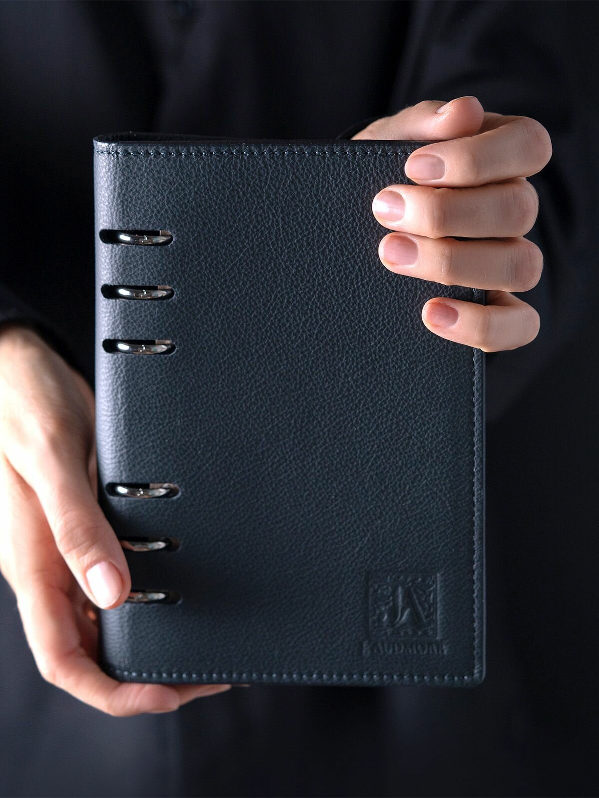 Кожаный ежедневник A6 на разъемных кольцах, тетрадь со сменными блоками, Denny Slate by J. Audmorr, графит, натуральная кожа, ручная работа