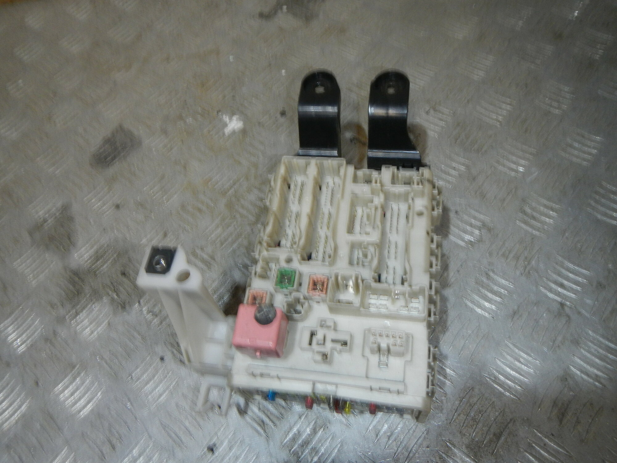 Б/У Блок предохранителей, Toyota (Тойота)-AVENSIS III (09-) TOYOTA AVENSIS III (09-) Салонный. Без видимых повреждений. 5...