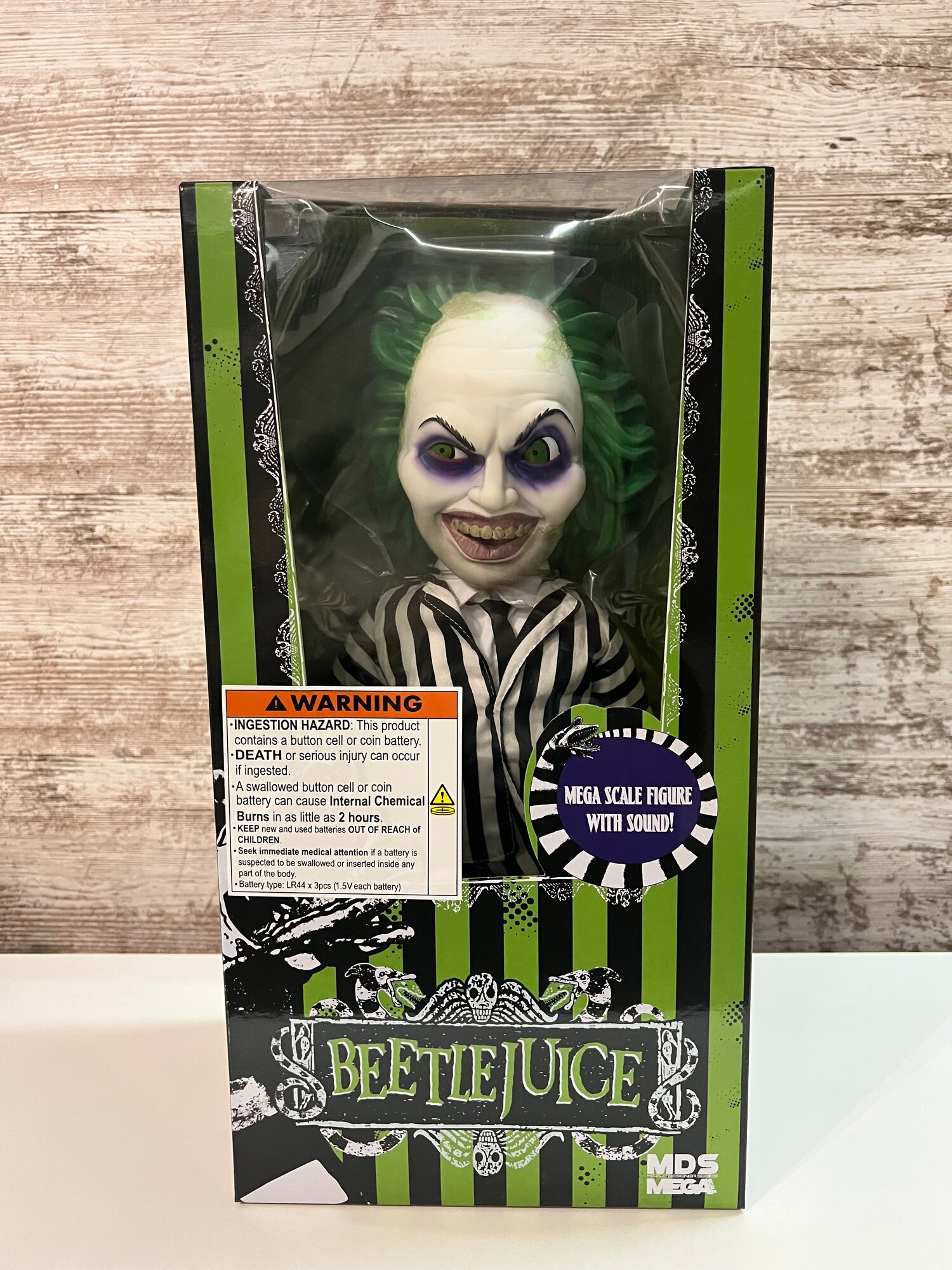 Фигурка Битлджус Beetlejuice 40 см от Mezco Toyz With Sound
