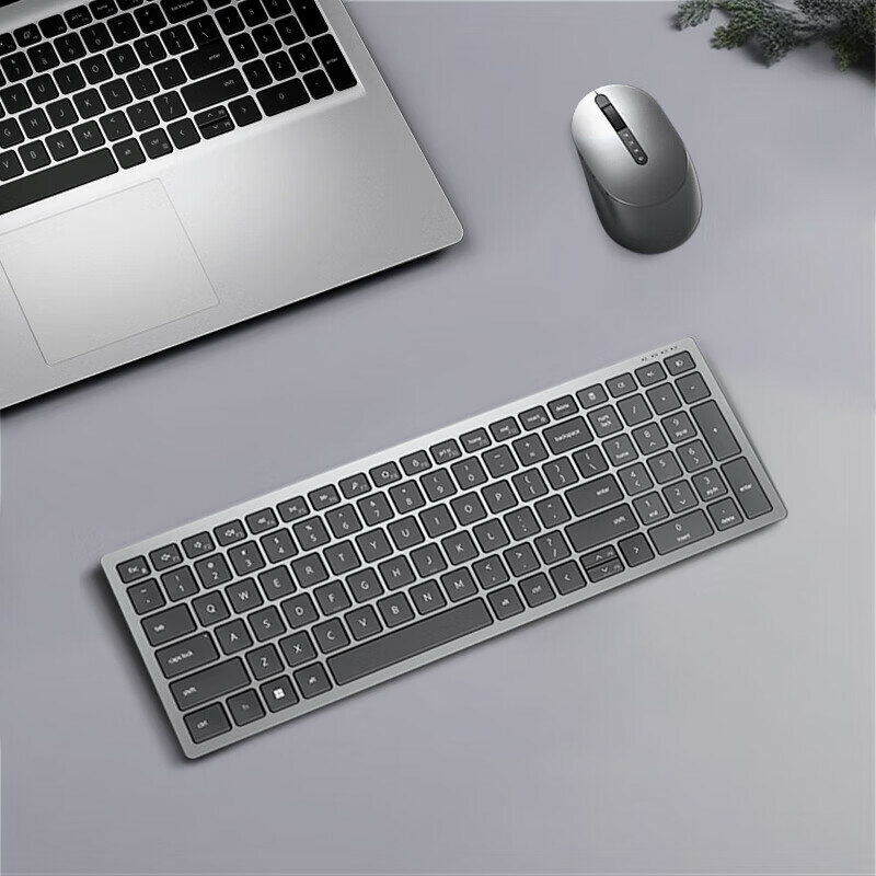 Набор комбинированная беспроводная мышь и клавиатура Dell KM7120W, черный