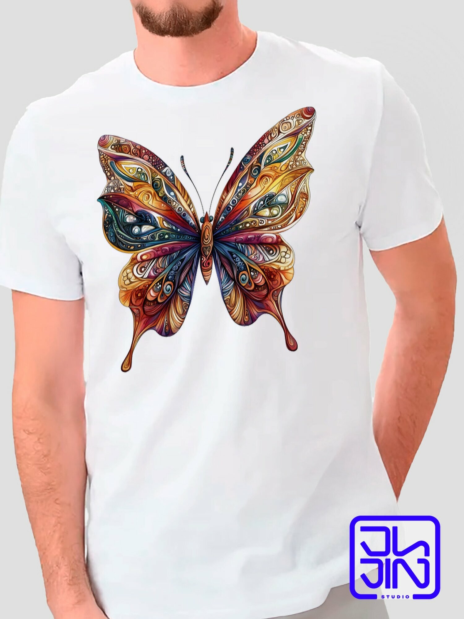 Футболка классическая мужская с авторским принтом Пестрая радужная бабочка с ярким орнаментом природы в дизайнерских узорах, белый хлопковый трикотаж с прикольным рисунком на груди