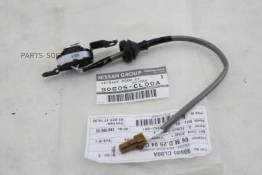 90605CL00A NISSAN Концевик задней двери/switch- 90605-cl00a