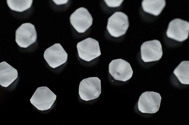 Бусины биконусы хрустальные 4мм, цвет CRYSTAL MATT, 746-016, 20шт