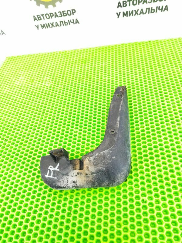 Брызговик Daewoo Matiz M100 F8CV 2000 перед. прав. (б/у) 96562710