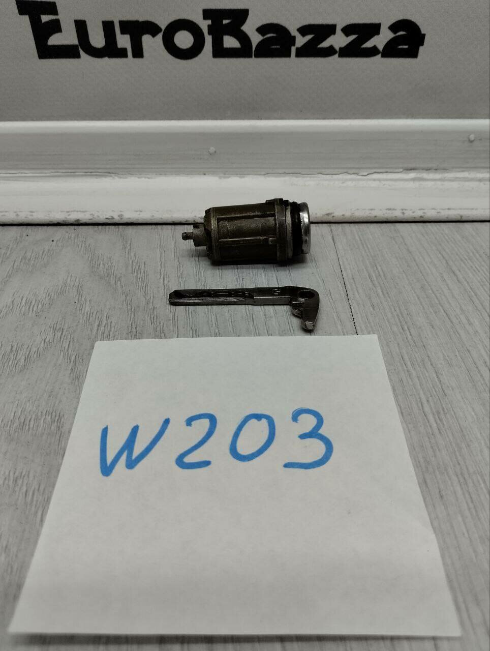 Личинка с ключом Mercedes W203 A2038900467