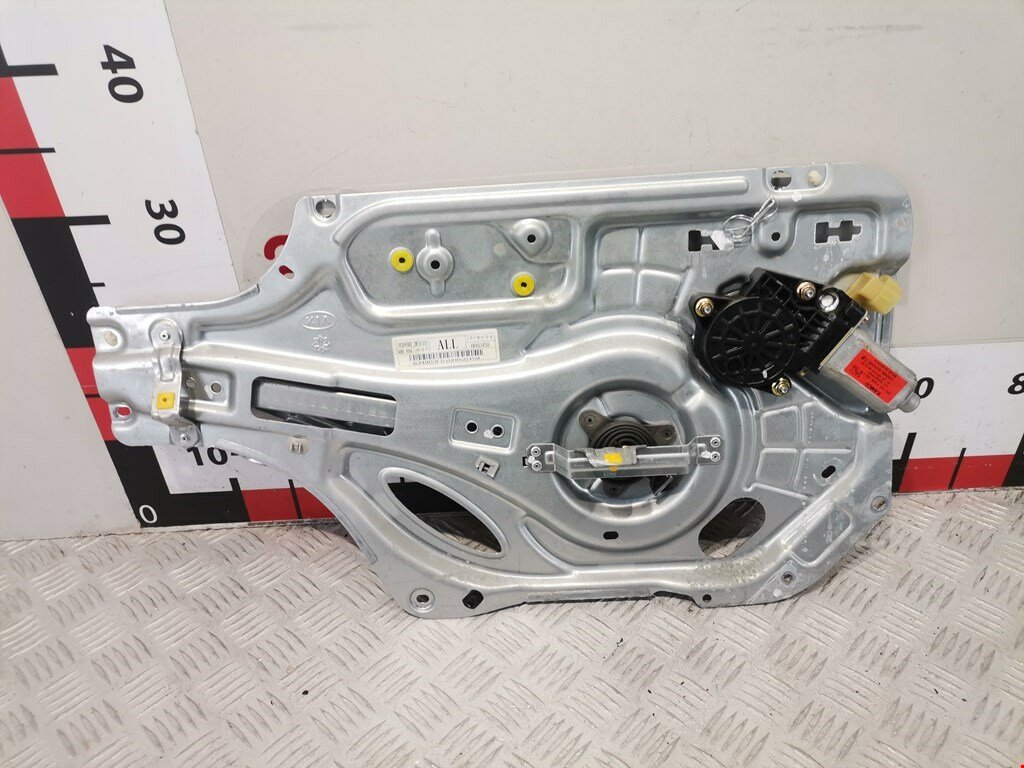 Стеклоподъемник электрический двери задней правой Kia Opirus 834023F010 арт. 1385452