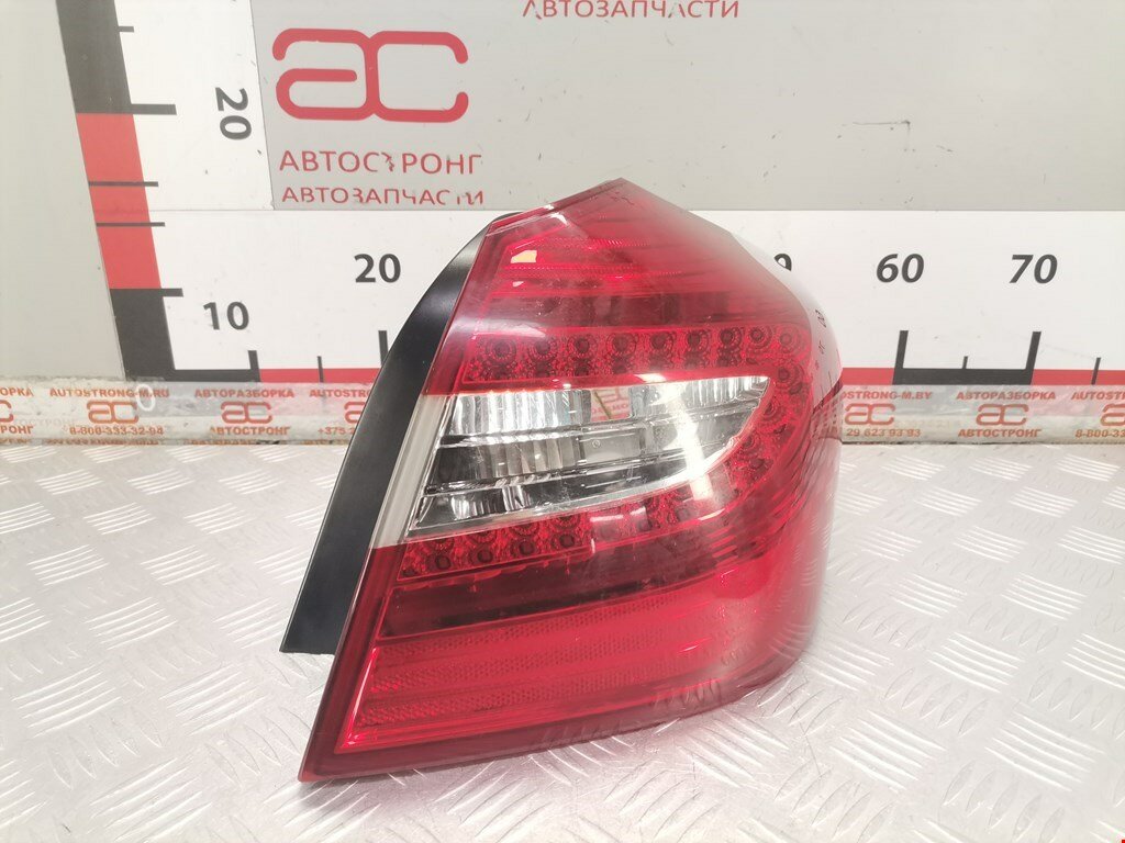 Фонарь задний правый Hyundai Genesis 1 (BH) 924023M2R арт. 1005471