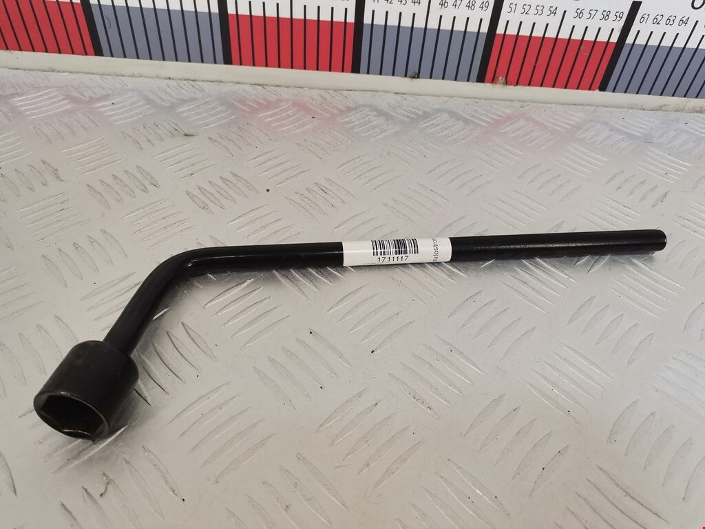 Ключ баллонный Lexus RX 3 (AL10) 0915048010 арт. 1711117