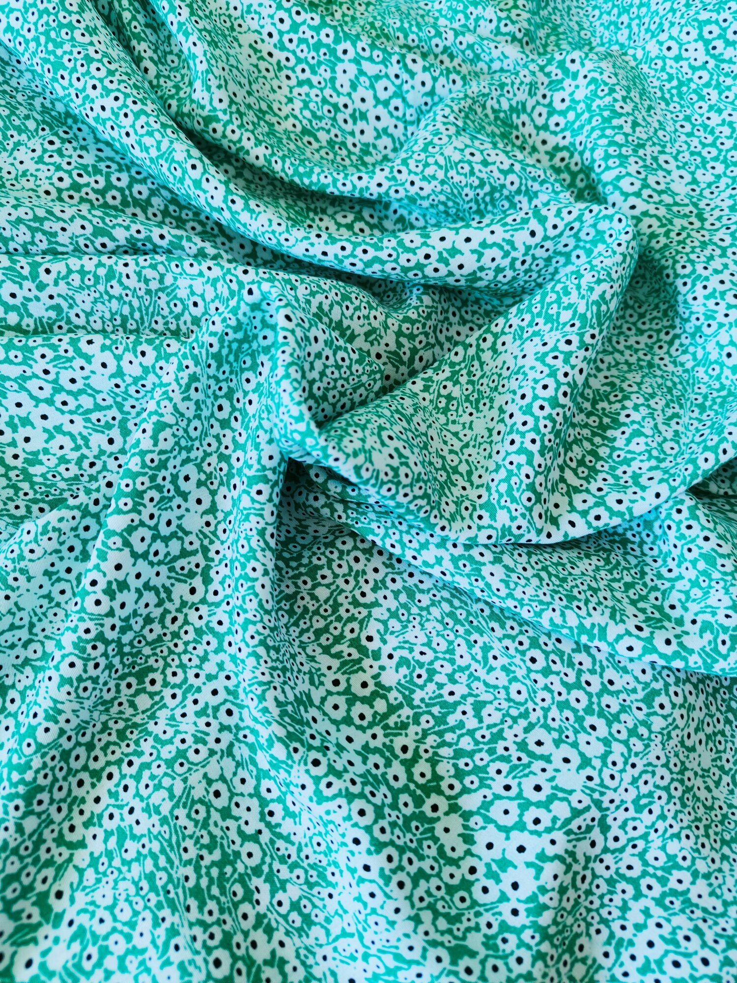 Штапель 3 метра, ткань для шитья, вискоза, ткань для шитья блуз, платьев, юбок, штапель с цветами на зеленом, 300х150 см