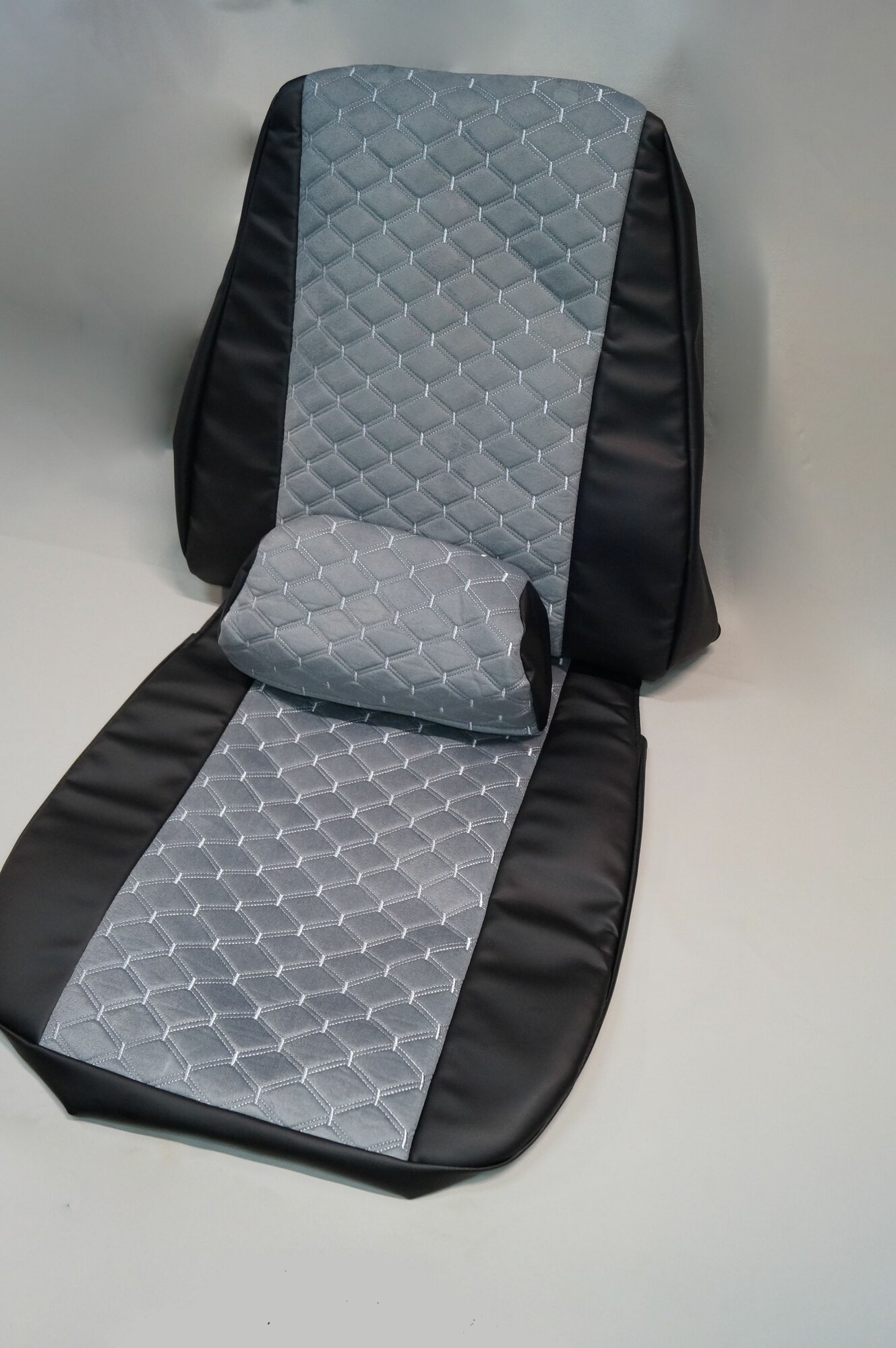 Чехол на водительское сиденье для автомобилей ГНекст, алькантара