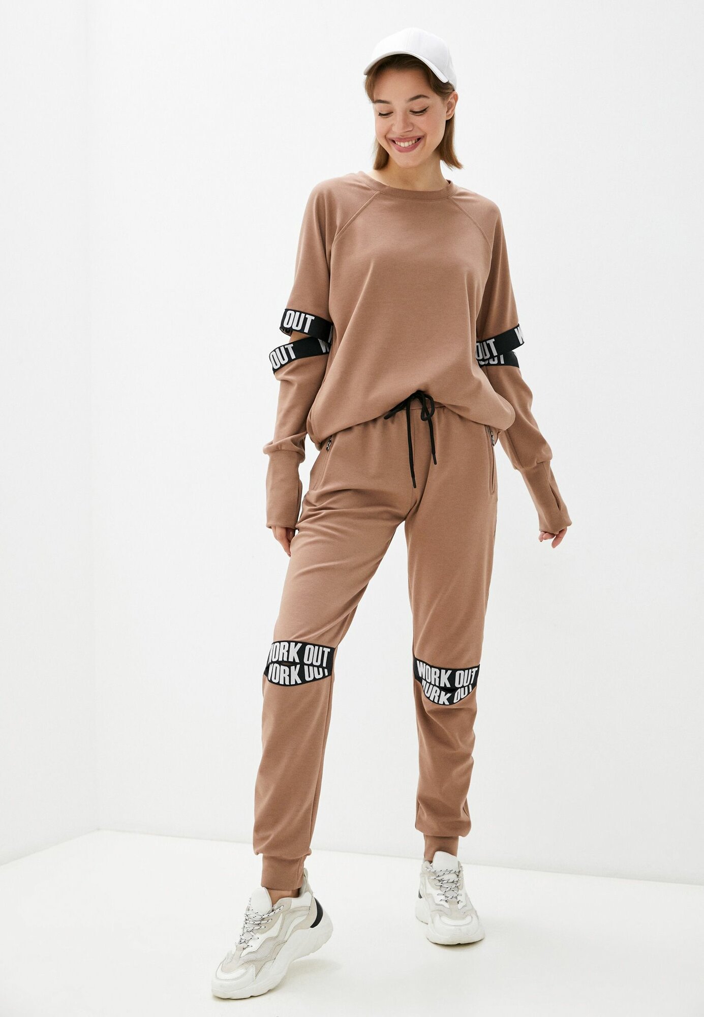 Костюм спортивный