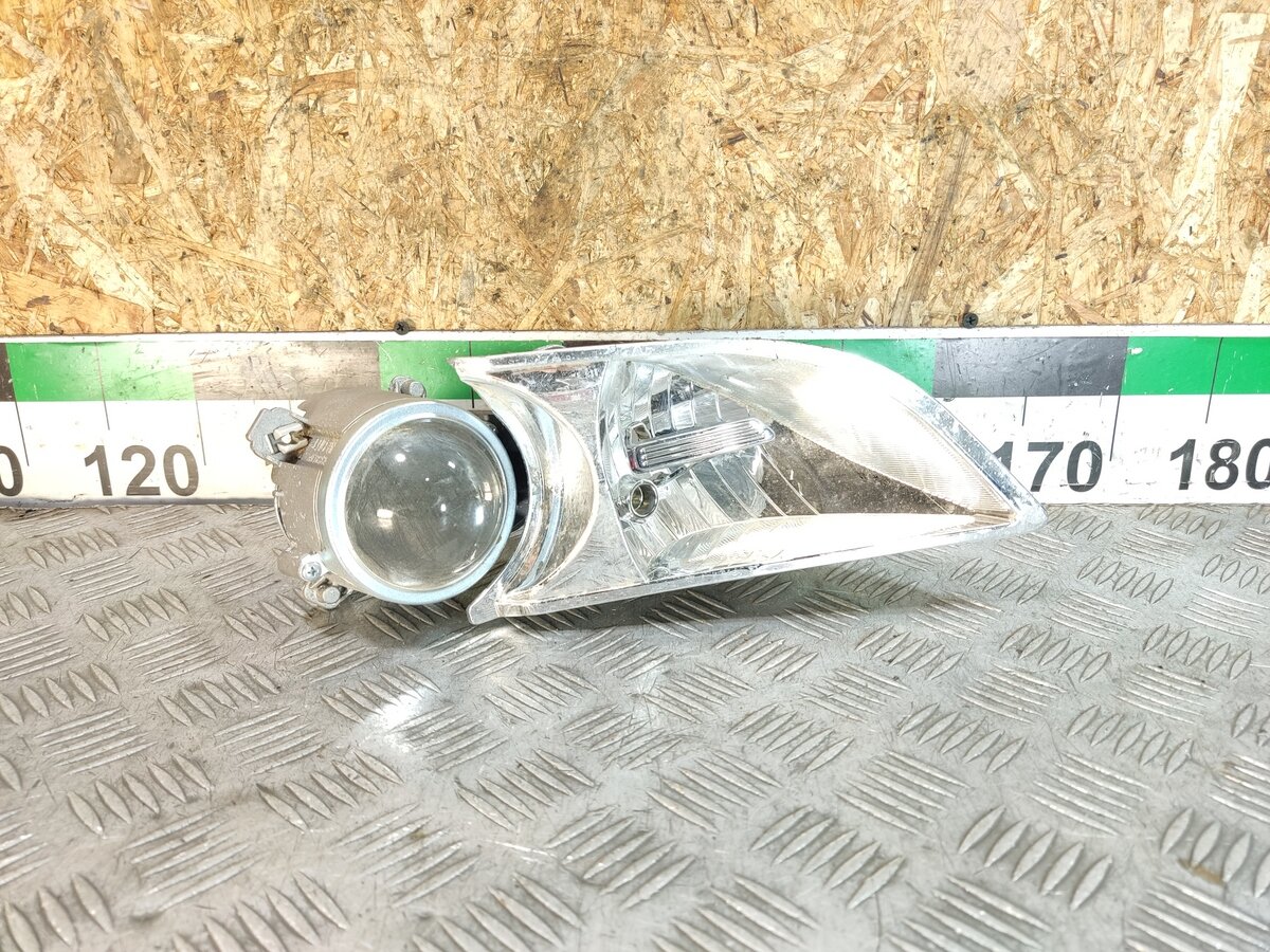 Фара правая KIA Ceed 2007-2012 921021H070