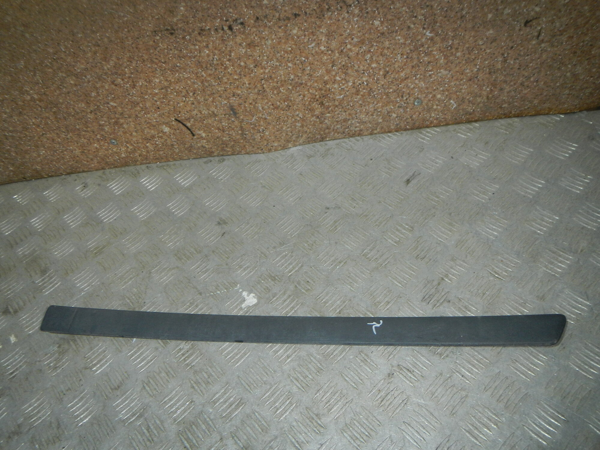 Б/У Молдинг двери задней левой, Ford (Форд)-C-MAX (03-11) FORD C-MAX (03-11) Царапины. 541251 FORD арт. 1489431/3M51R255...