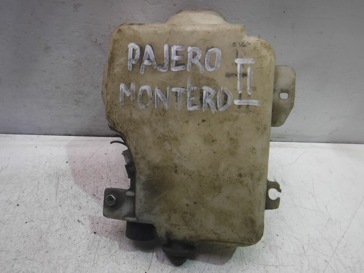 Бачок омывателя заднего стекла Mitsubishi Pajero II (1991—1997) MB628750