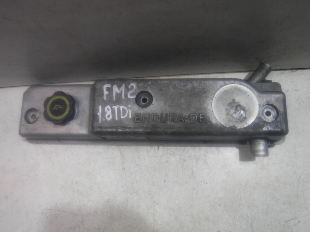 Крышка головки блока Ford Mondeo II 96FF6K272BB