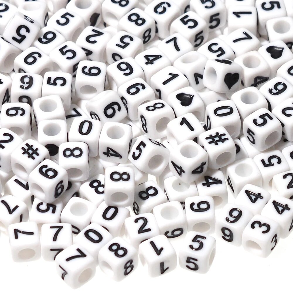 Акриловые бусины 6 мм с квадратными буквами белые 500 шт 100pcs