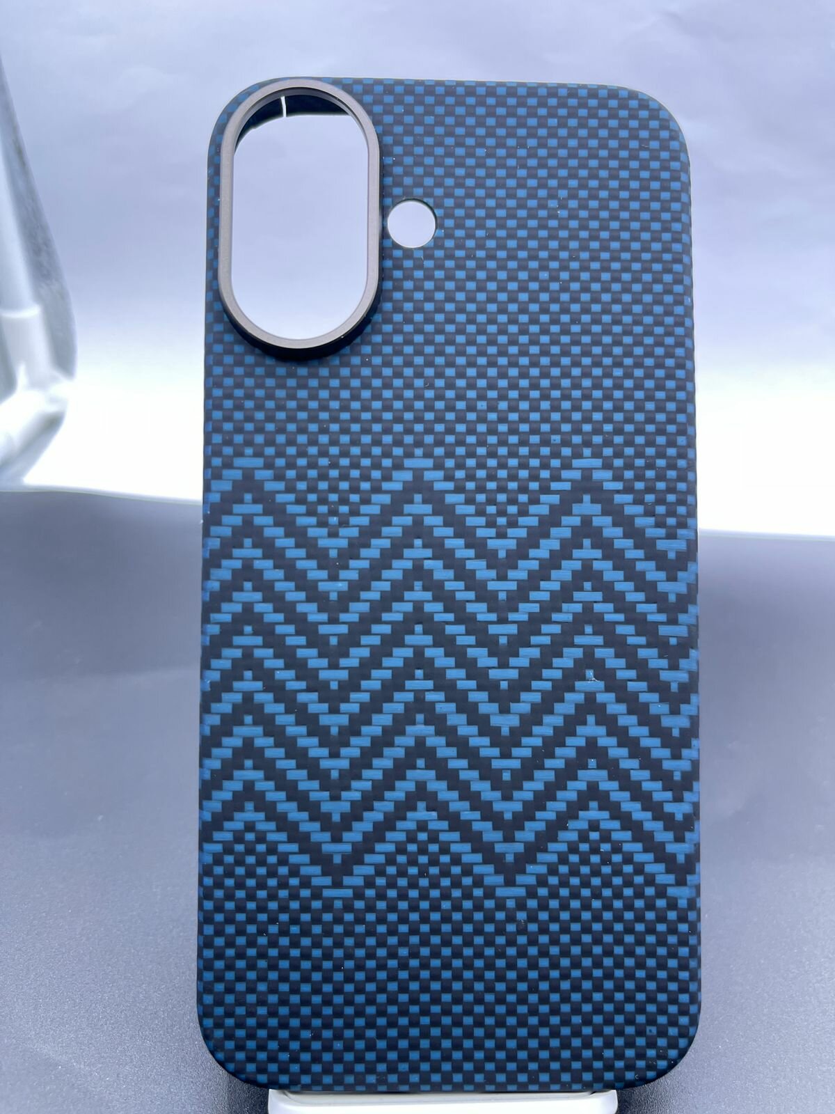 Чехол на Айфон 16 / Чехол iphone 16/ из кевлара противоударный OH-MVP Kevlar карбон (арамид)