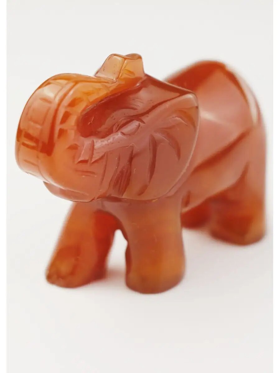 Слон из натурального камня Сердолик