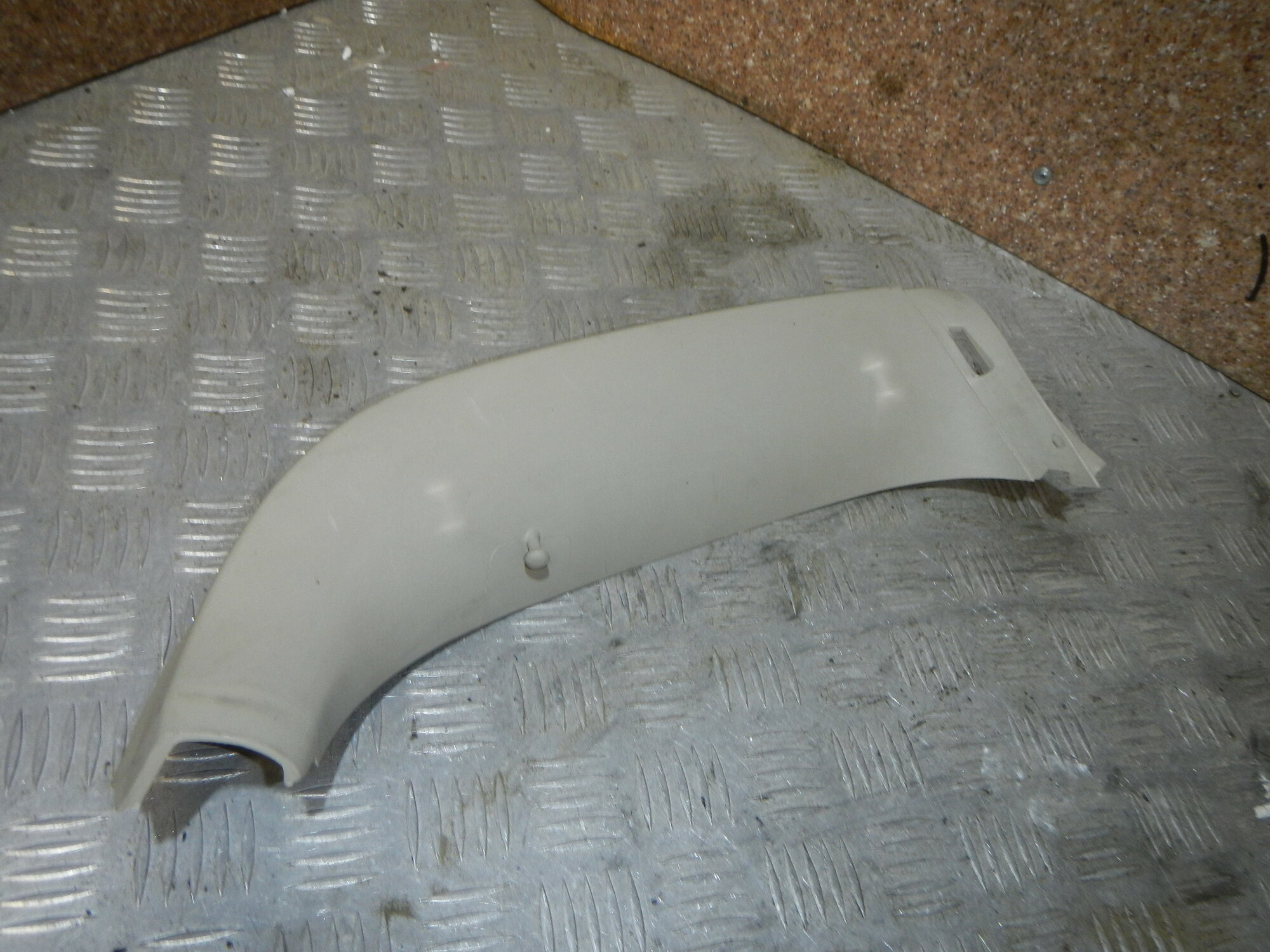 Б/У Обшивка двери багажника, Nissan (Ниссан)-TIIDA (C11) (07-) NISSAN TIIDA (C11) (07-) Левая. Незначительная деформация....