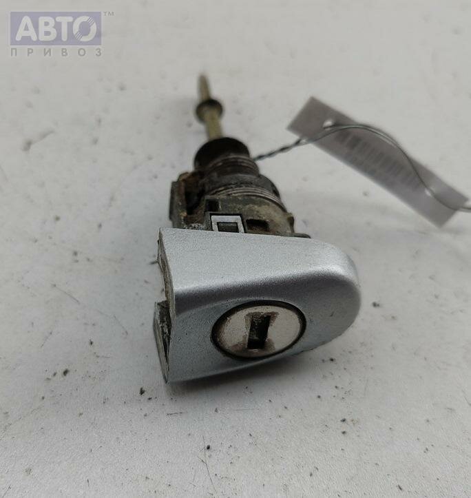 Личинка замка Volkswagen Touran
