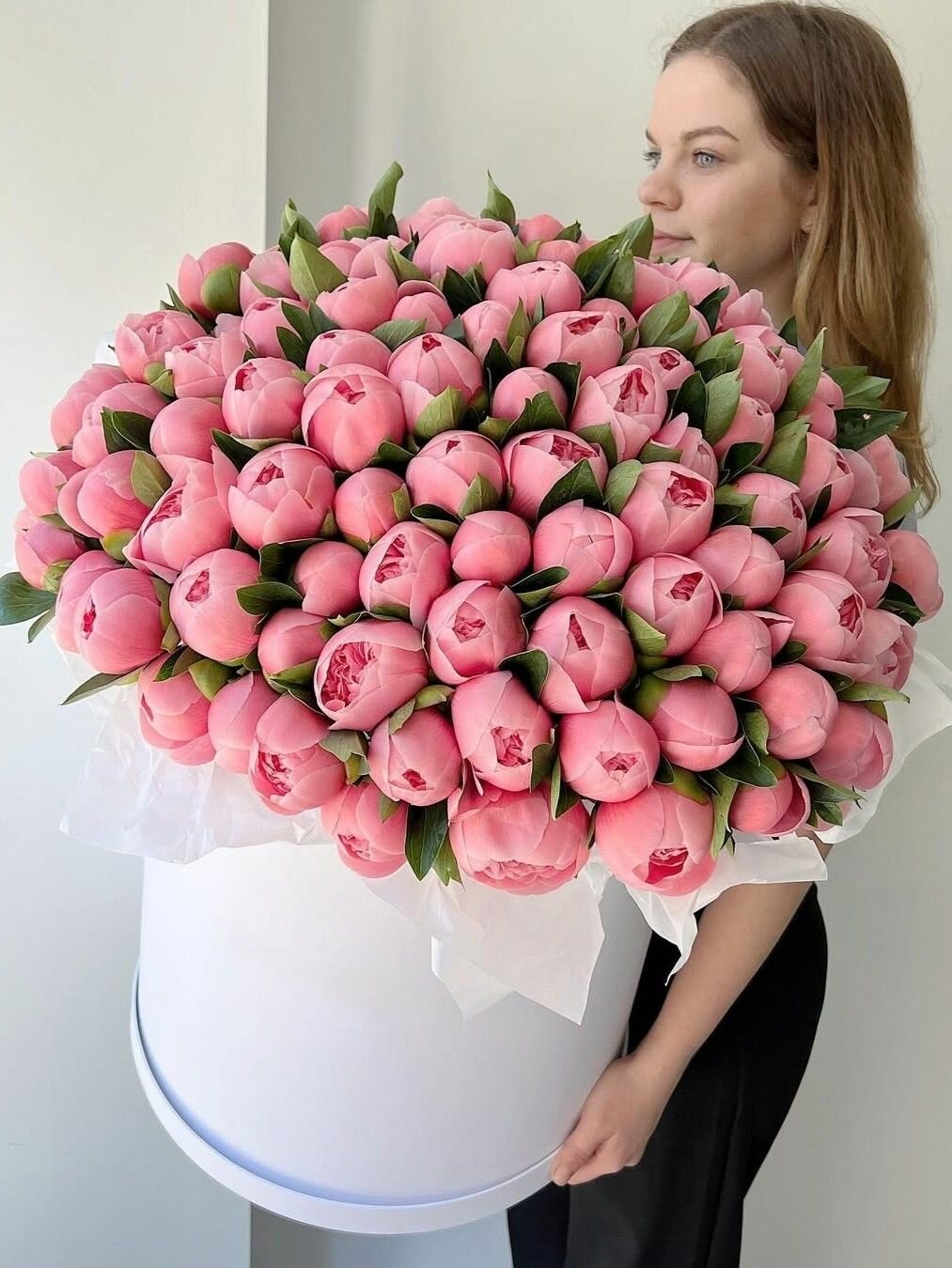 Коробка из 101 пиона