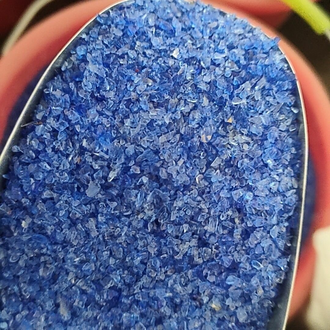 Нерегулярный стеклянный песок, прозрачные натуральные цветные стеклянные частицы, стеклянный гравий, стеклянные блоки для аквариума и ландшафтного дизайна