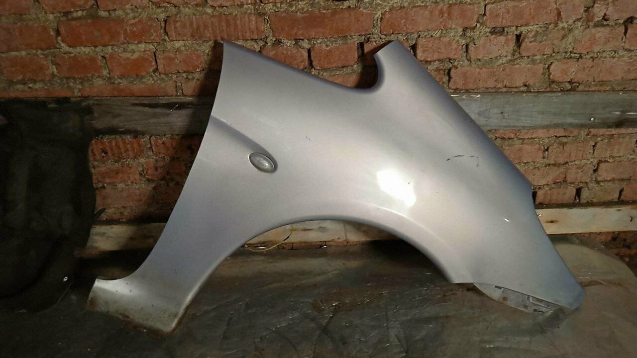 Крыло переднее правое Citroen Xsara Picasso 2003