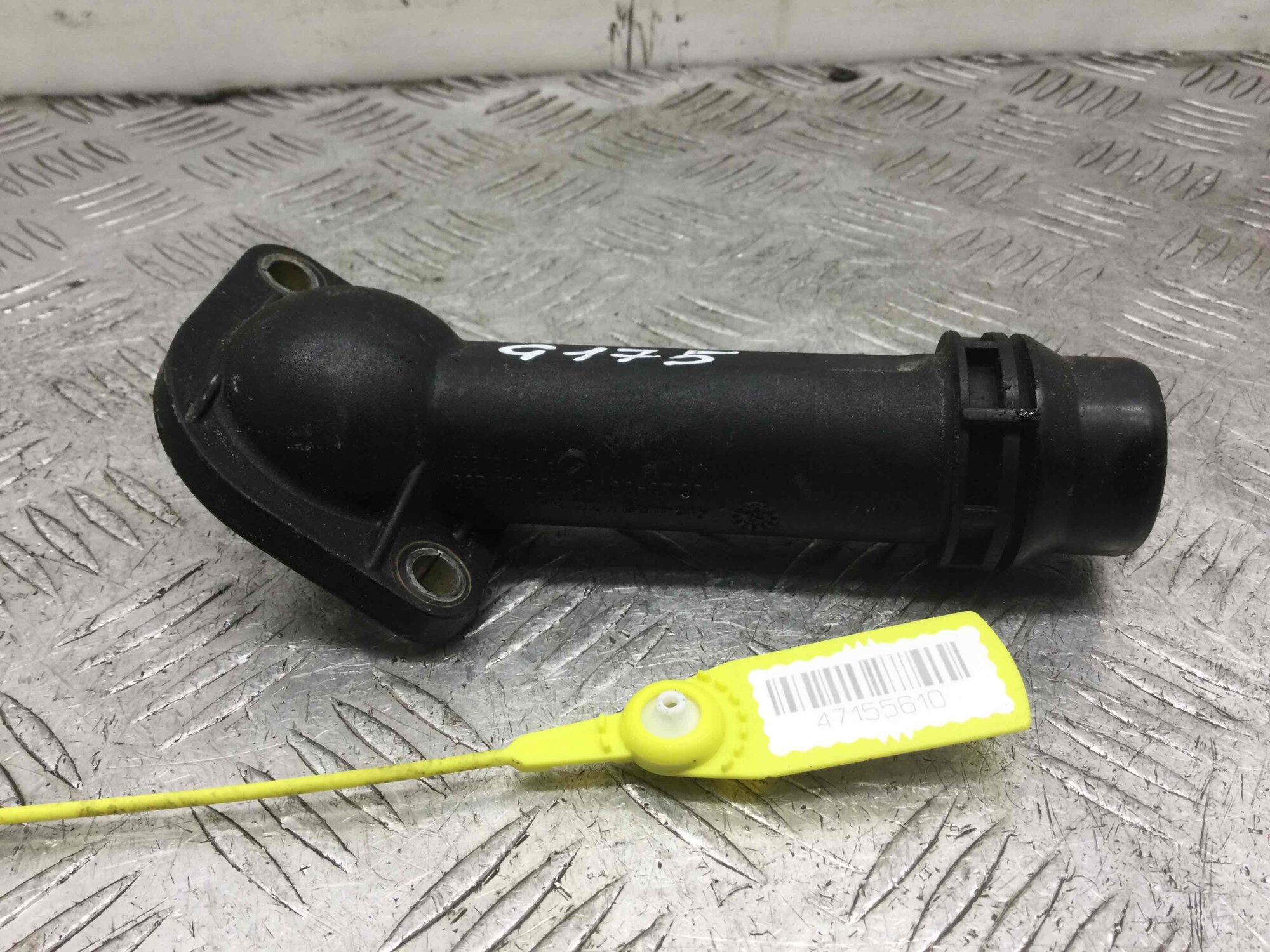 Б/У Фланец (тройник) системы охлаждения Volkswagen Passat B5+ [рестайлинг] (2000-2005) 2003 г.