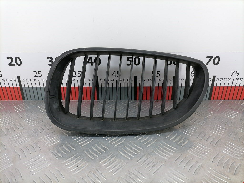 Решетка радиатора BMW 5-Series (E60/E61) 51137027062 арт. 2076370