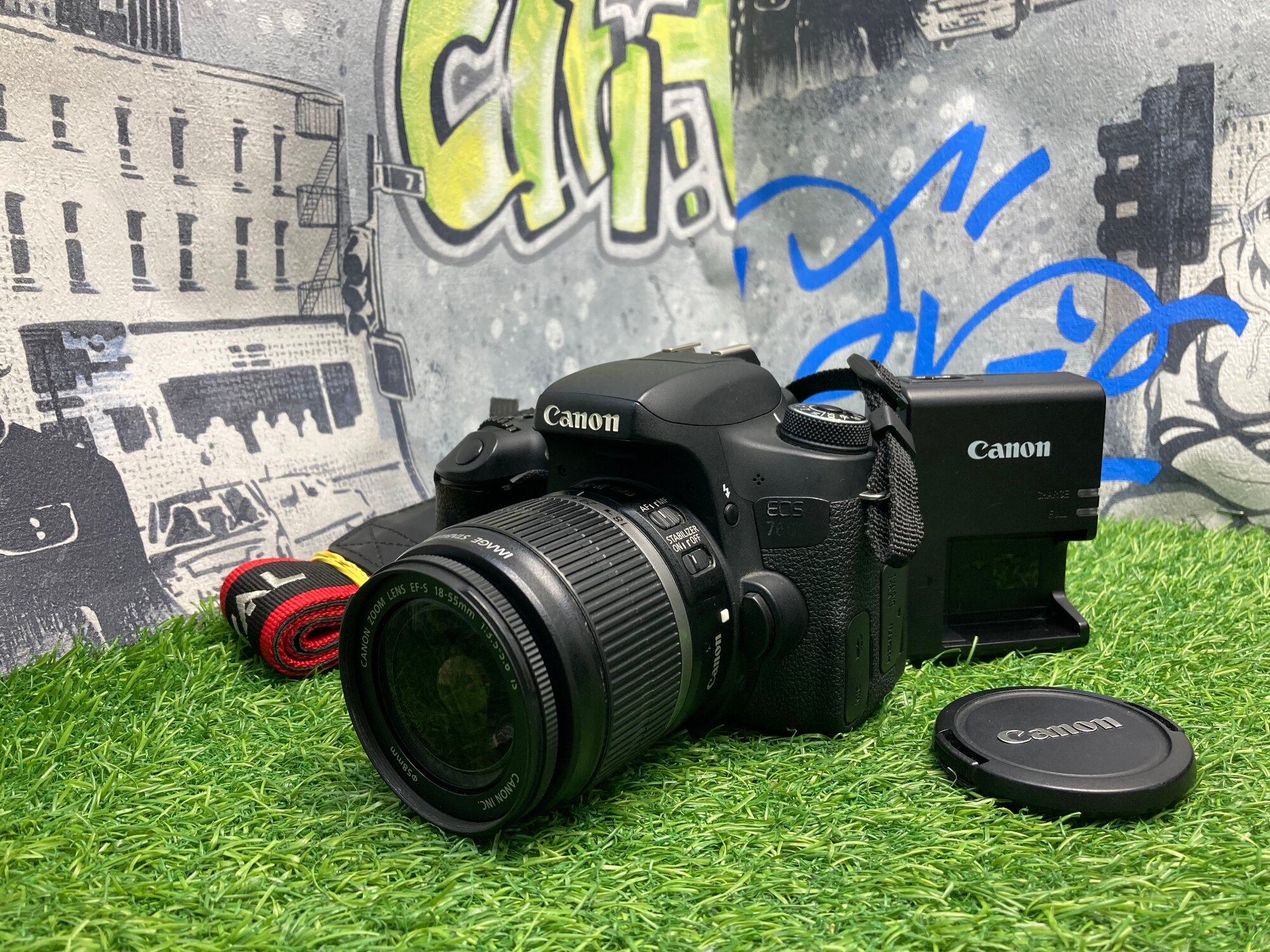 Canon 760D kit 18-55mm IS 142.500 кадров