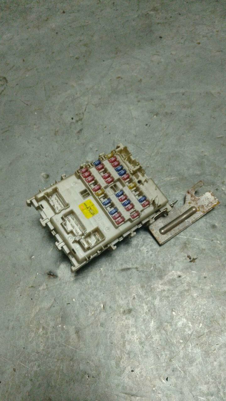 Блок предохранителей Nissan Almera N16 (2000 - 2003) 243505M300